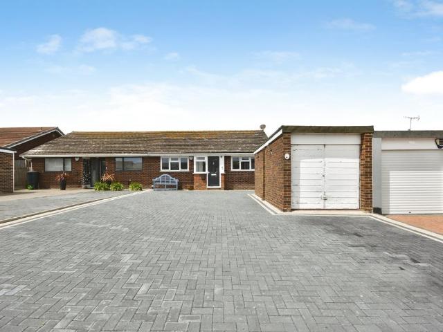 3 bedroom semi detached bungalow for sale