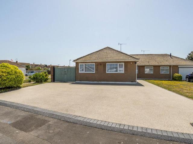 3 bedroom semi detached bungalow for sale