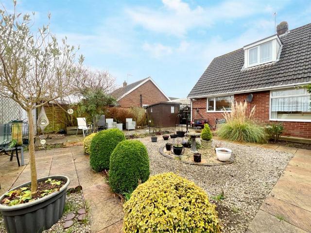 3 bedroom semi detached bungalow for sale