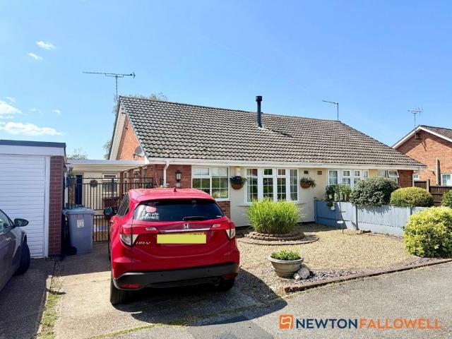 3 bedroom semi detached bungalow for sale