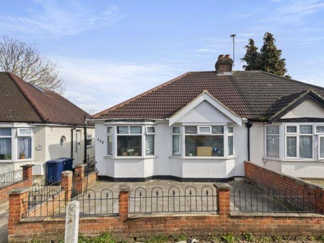 3 bedroom semi detached bungalow for sale