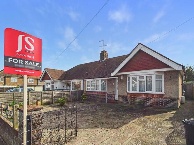 3 bedroom semi detached bungalow for sale