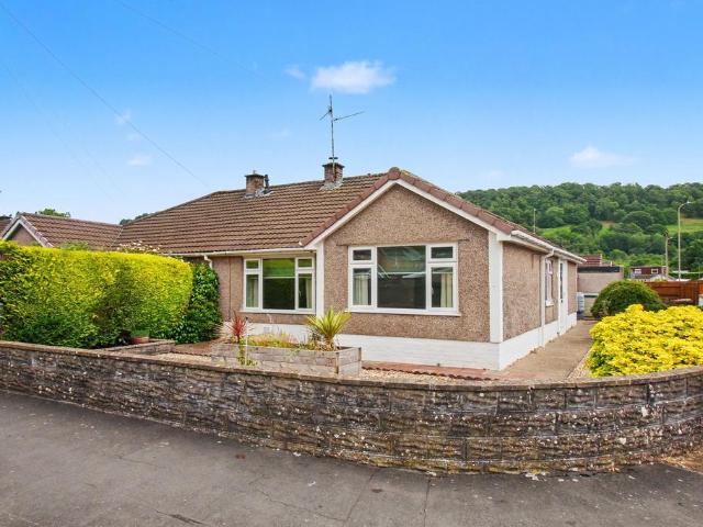 3 bedroom semi detached bungalow for sale