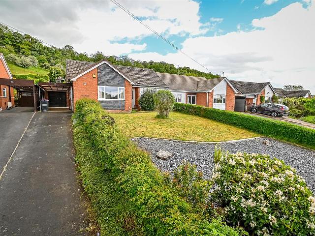 3 bedroom semi detached bungalow for sale