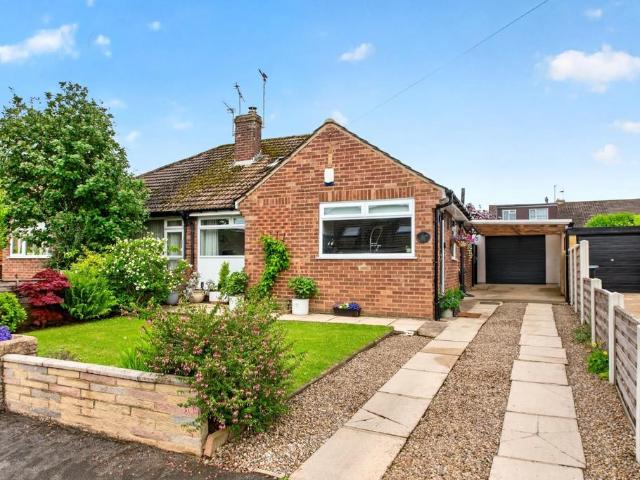 3 bedroom semi detached bungalow for sale