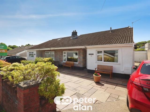3 bedroom semi detached bungalow for sale