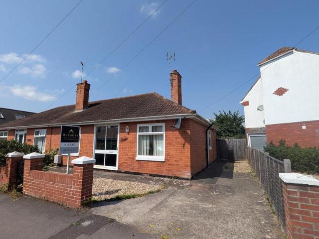 3 bedroom semi detached bungalow for sale