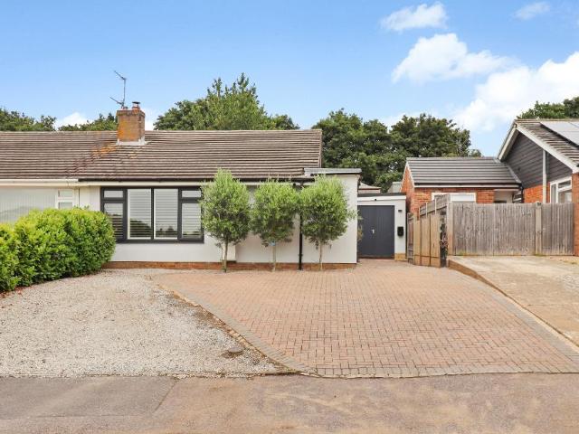3 bedroom semi detached bungalow for sale