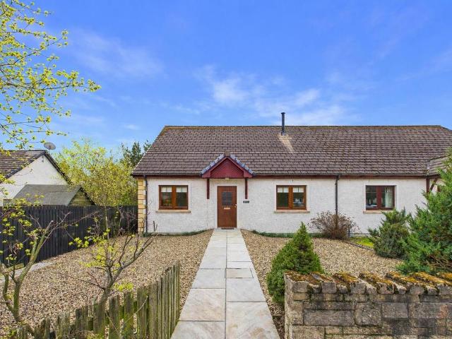 3 bedroom semi detached bungalow for sale