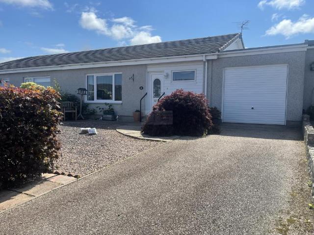 3 bedroom semi detached bungalow for sale