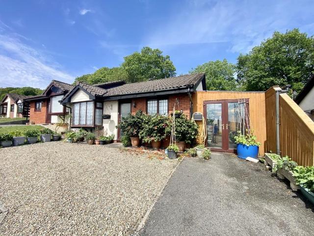 3 bedroom semi detached bungalow for sale