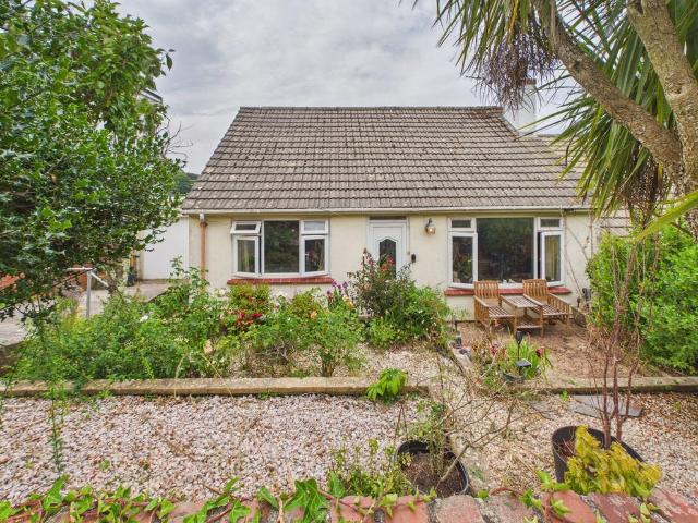 3 bedroom semi detached bungalow for sale