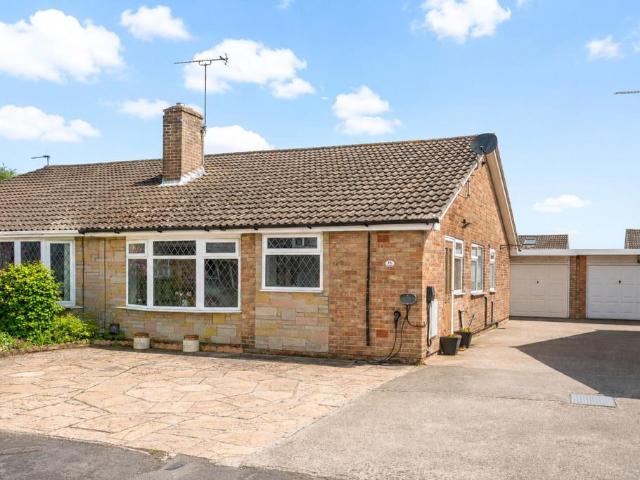 3 bedroom semi detached bungalow for sale