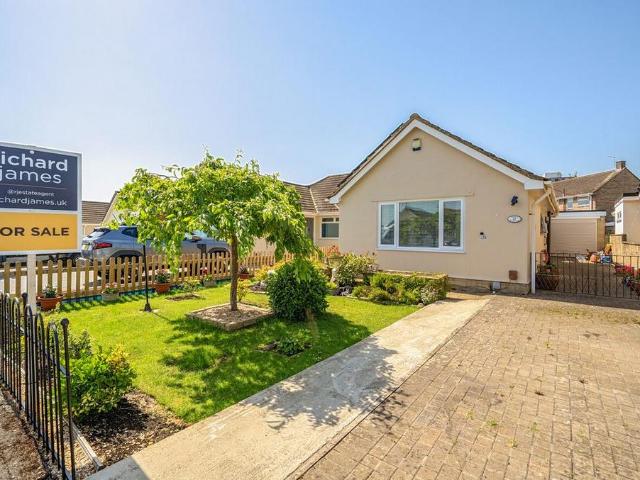 3 bedroom semi detached bungalow for sale