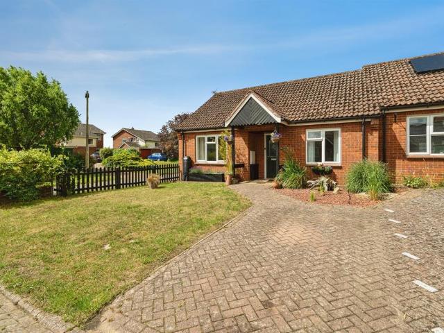 3 bedroom semi detached bungalow for sale