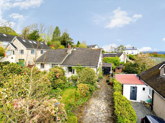 3 bedroom semi detached bungalow for sale