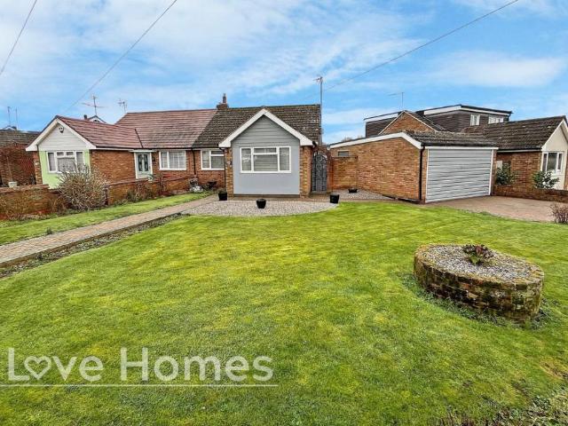 3 bedroom semi detached bungalow for sale