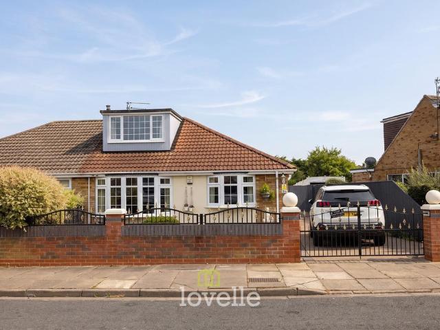 3 bedroom semi detached bungalow for sale