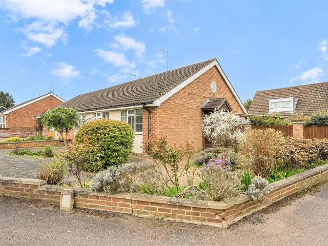 3 bedroom semi detached bungalow for sale