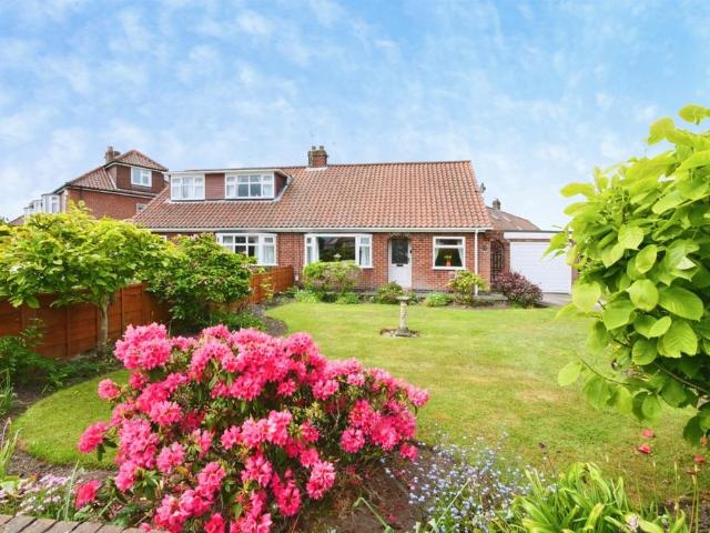 3 bedroom semi detached bungalow for sale