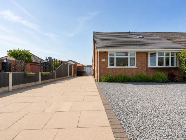3 bedroom semi detached bungalow for sale