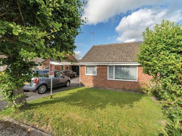 3 bedroom semi detached bungalow for sale