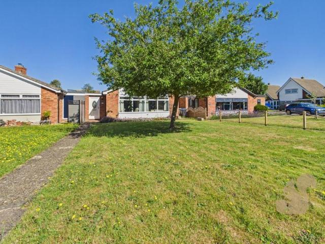 3 bedroom semi detached bungalow for sale