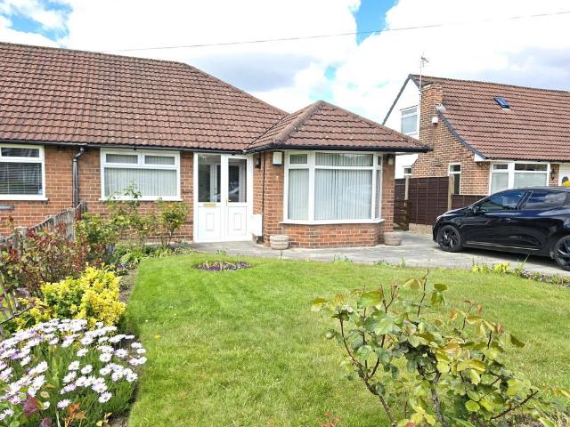 3 bedroom semi detached bungalow for sale