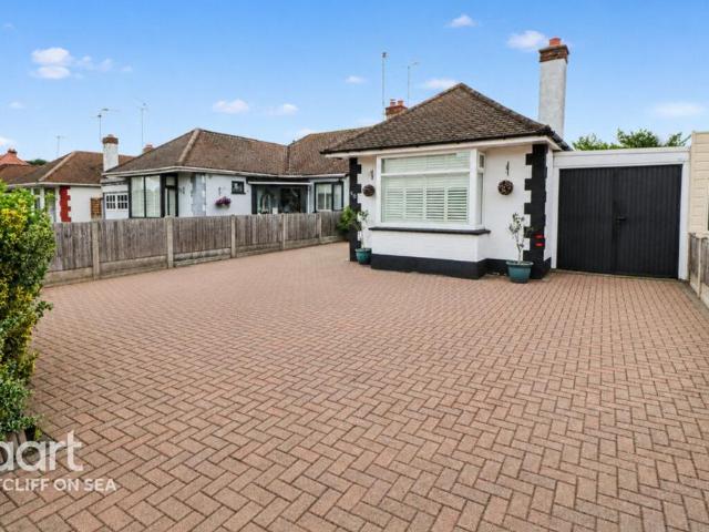 3 bedroom semi detached bungalow for sale