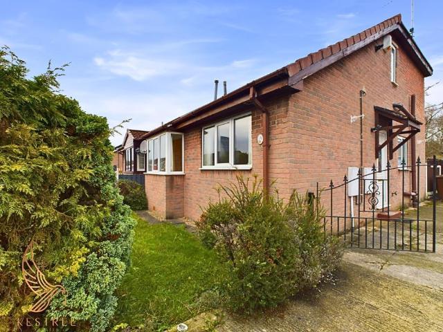 3 bedroom semi detached bungalow for sale