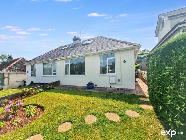 3 bedroom semi detached bungalow for sale