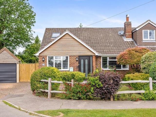 3 bedroom semi detached bungalow for sale