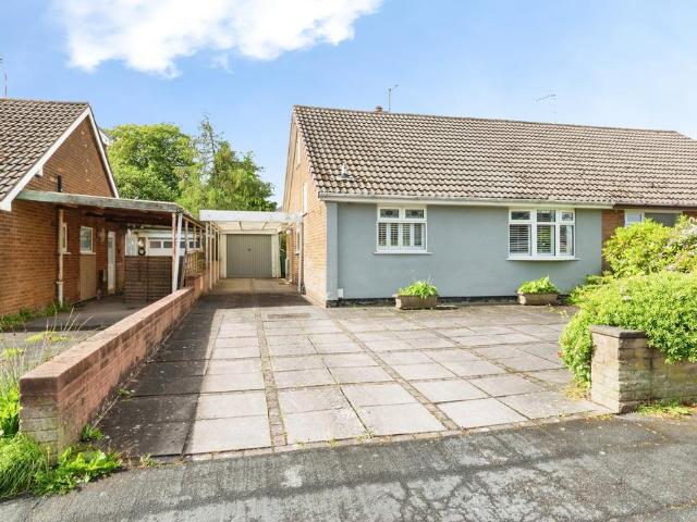3 bedroom semi detached bungalow for sale