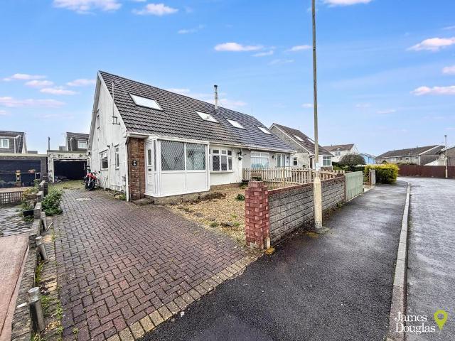 3 bedroom semi detached bungalow for sale