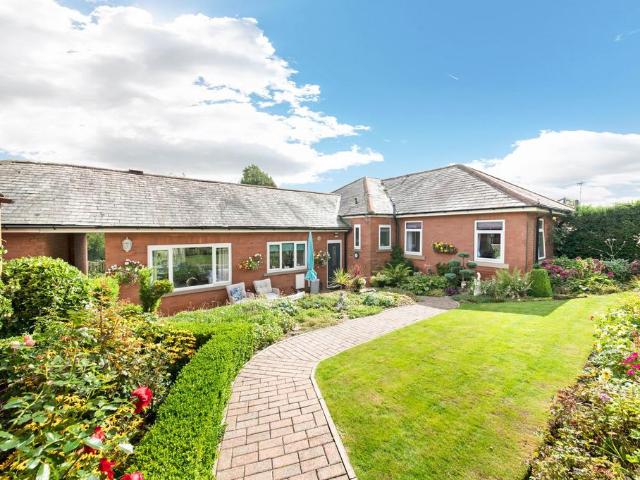 3 bedroom semi detached bungalow for sale