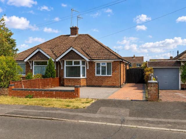 3 bedroom semi detached bungalow for sale