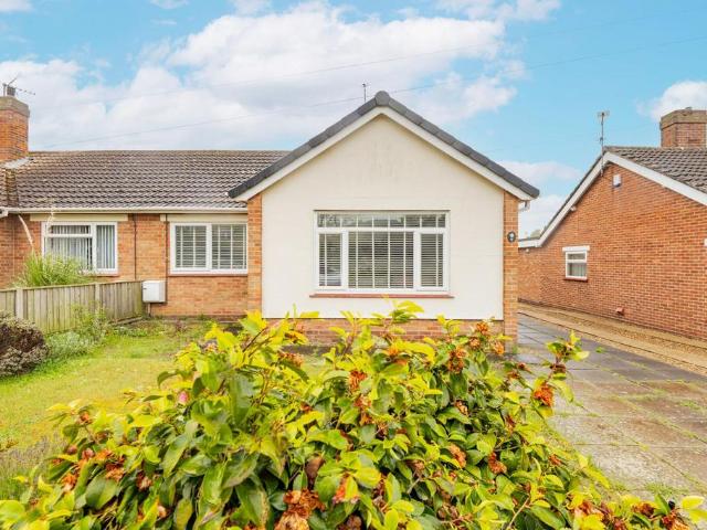 3 bedroom semi detached bungalow for sale