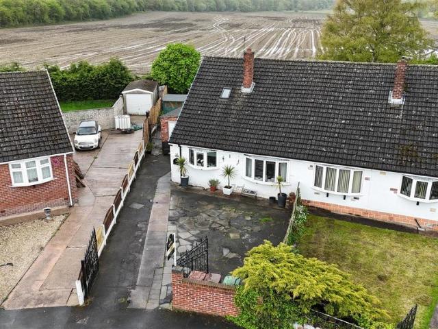 3 bedroom semi detached bungalow for sale