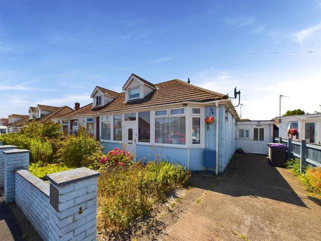 3 bedroom semi detached bungalow for sale