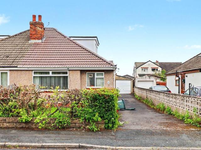 3 bedroom semi detached bungalow for sale