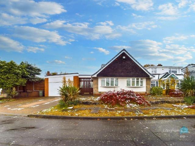 3 bedroom semi detached bungalow for sale
