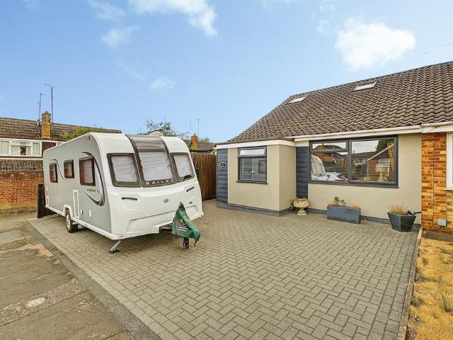 3 bedroom semi detached bungalow for sale