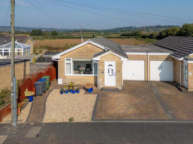 3 bedroom semi detached bungalow for sale