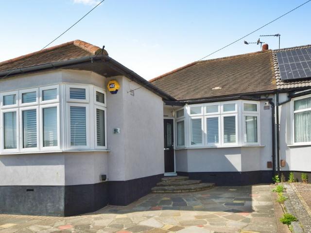 3 bedroom semi detached bungalow for sale