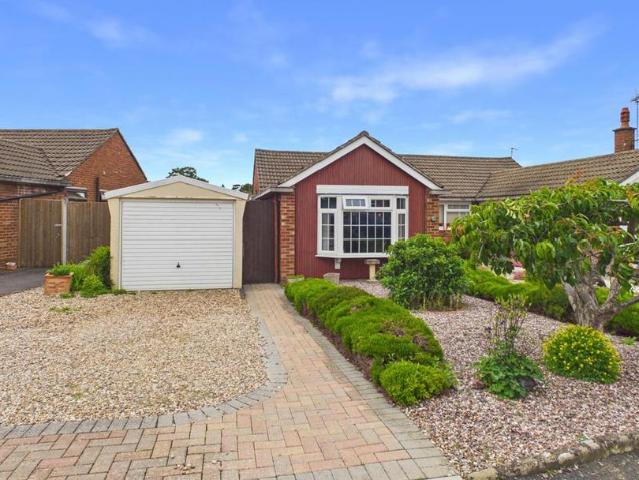 3 bedroom semi detached bungalow for sale