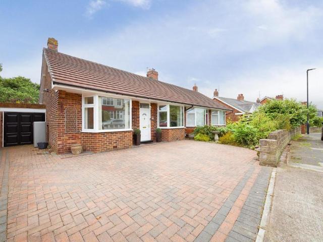 3 bedroom semi detached bungalow for sale