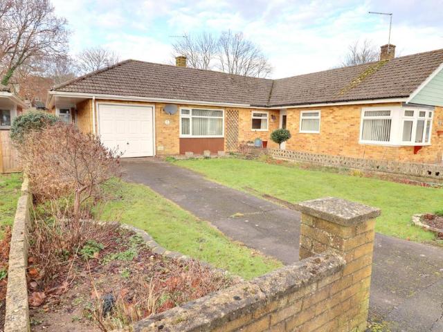 3 bedroom semi detached bungalow for sale