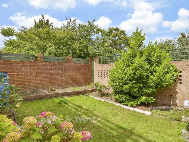 3 bedroom semi detached bungalow for sale