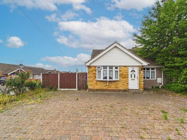 3 bedroom semi detached bungalow for sale