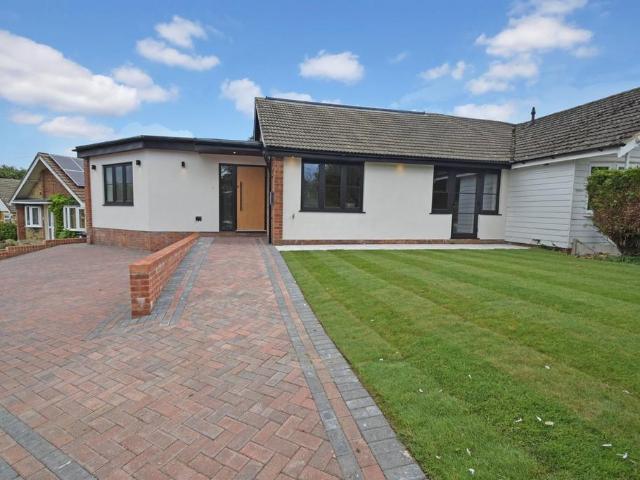 3 bedroom semi detached bungalow for sale